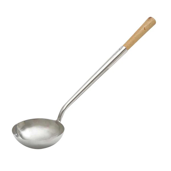 Chinese Ladle - 8 oz - Universal Catering
